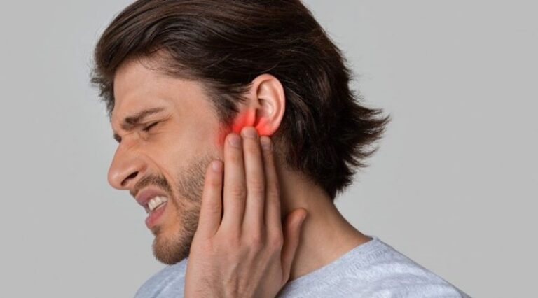 Comprendre et gérer la petite boule derrière l'oreille : causes ...